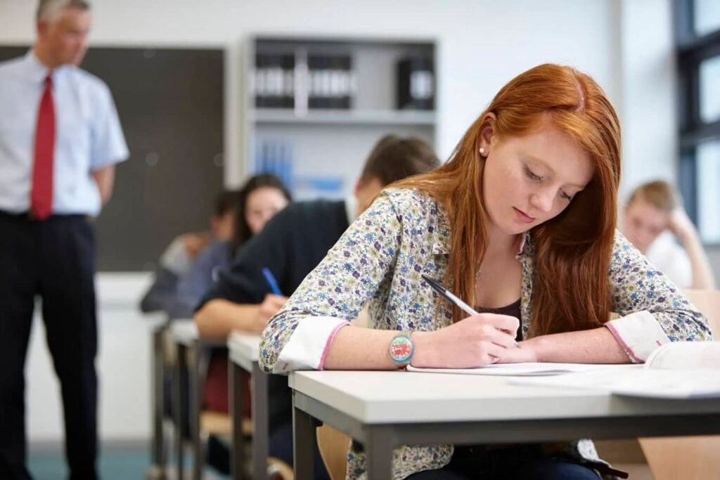 Tire seu Diploma de Segundo Grau com o ENCCEJA 2025